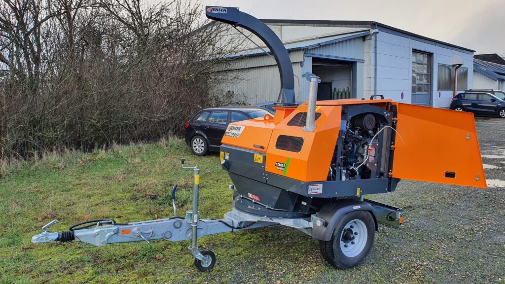 Jensen Trailed A450, 8 Inch, 38hp Diesel Turntable Woodchipper - Jensen ...